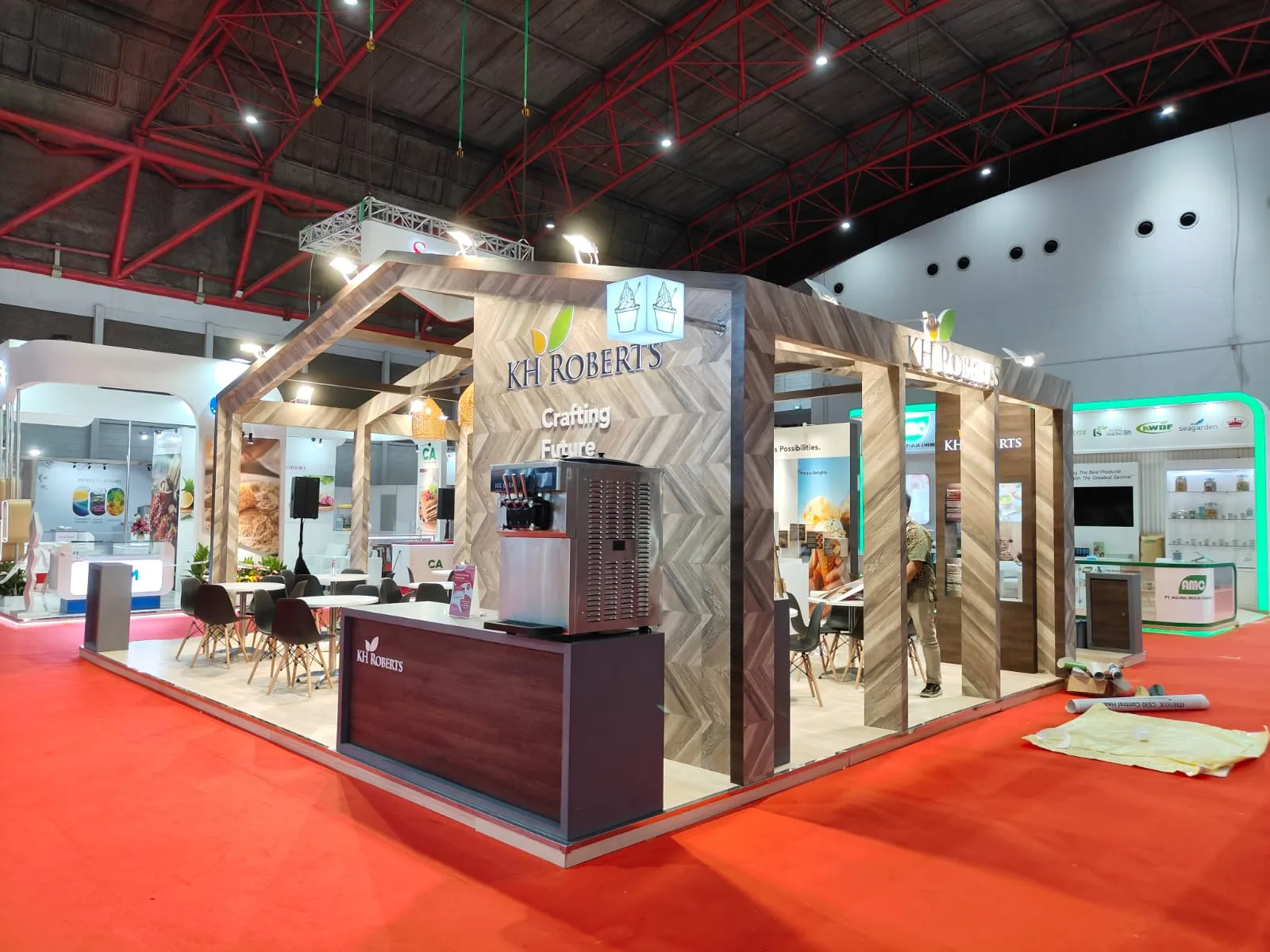 KH Roberts @ FIA 2024 | Portfolio | MK EXHIBITION